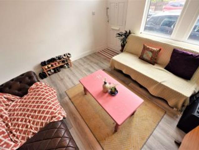 4 bedroom House in Gordon Terrace, Leeds