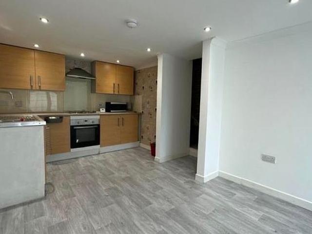 4 bedroom house in Glasgow