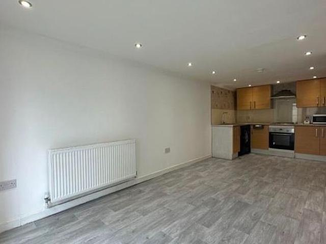 4 bedroom house in Glasgow