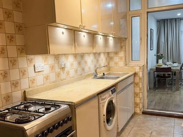 4 bedroom house in Dagenham