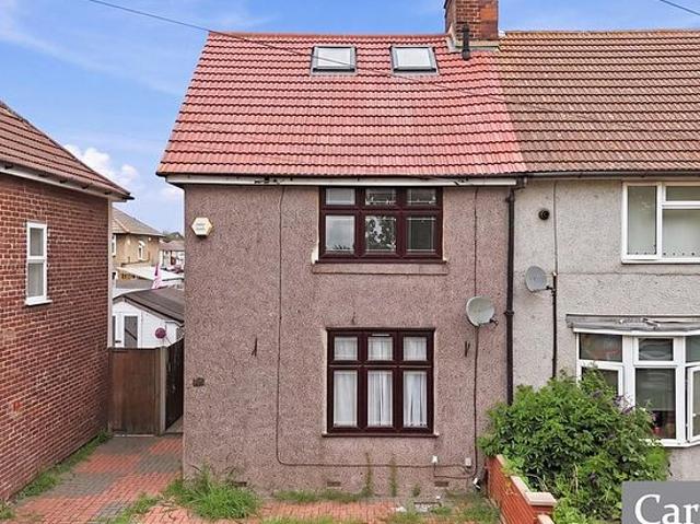 4 bedroom house in Dagenham