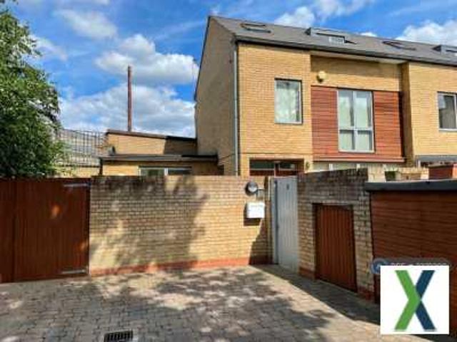 4 bedroom house in Ellacott Mews, London, SW16 4 bed #2372300