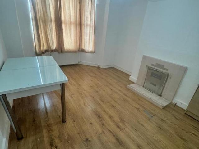 4 bedroom house in Forfar Road N22 area 4 bed detached house to rent £2,700 pcm £623 pw