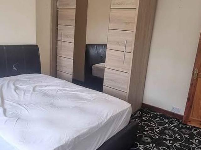 4 bedroom house in Ilford
