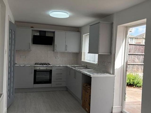 4 bedroom house in Oldbury