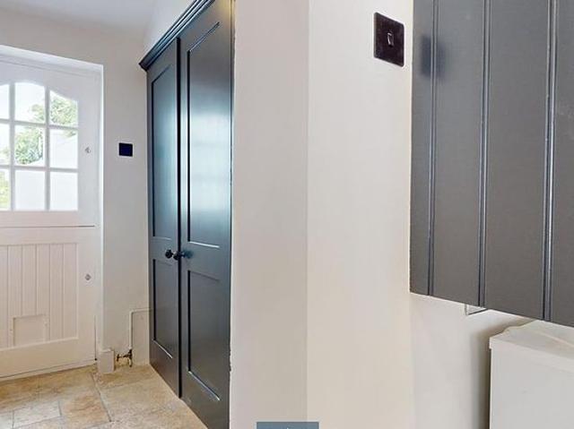 4 bedroom house in Loughton