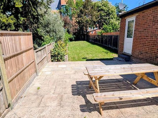 4 bedroom house in London