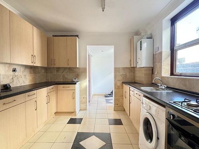 4 bedroom house in London