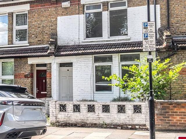 4 bedroom house in London