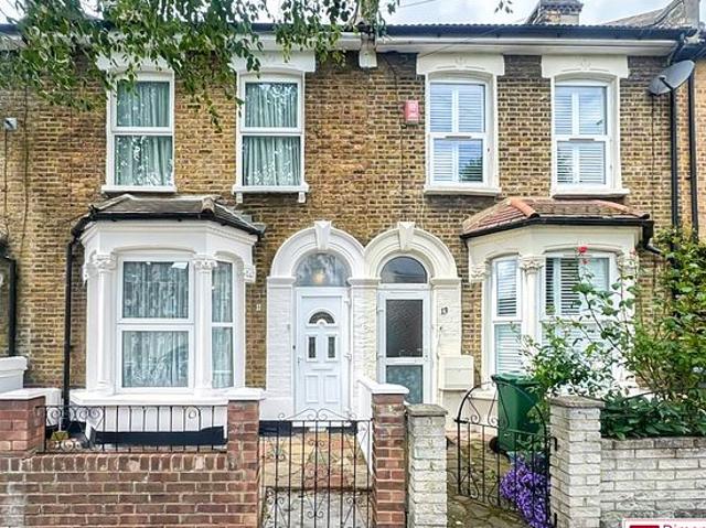 4 bedroom house in London