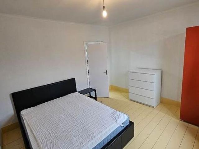 4 bedroom house in London