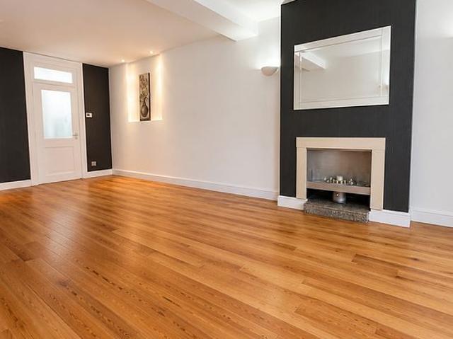 4 bedroom house in London