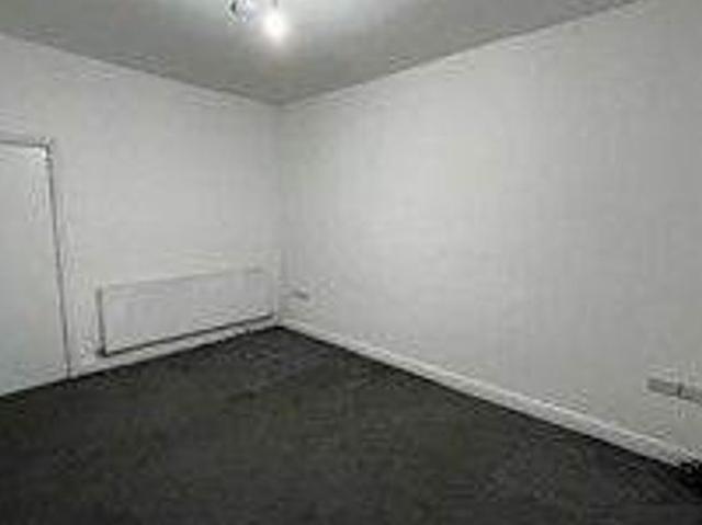 4 bedroom house in Leeds