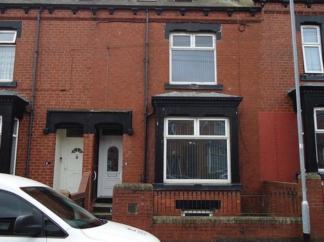 4 bedroom house in Leeds