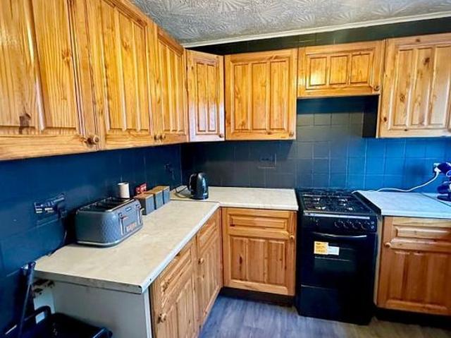 4 bedroom house in Leeds