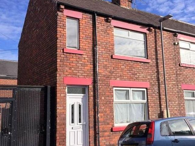 4 bedroom house in Leeds