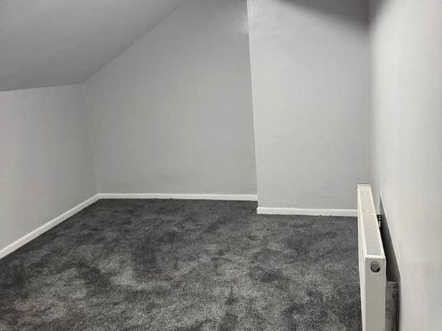 4 bedroom house in Leeds