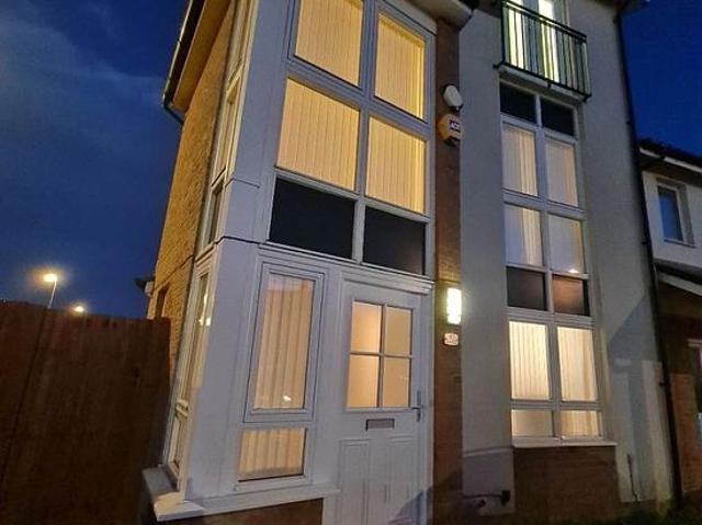 4 bedroom house in Liverpool