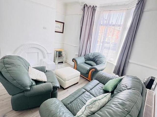 4 bedroom house in Liverpool