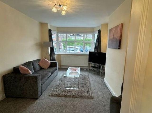 4 bedroom house in Solihull