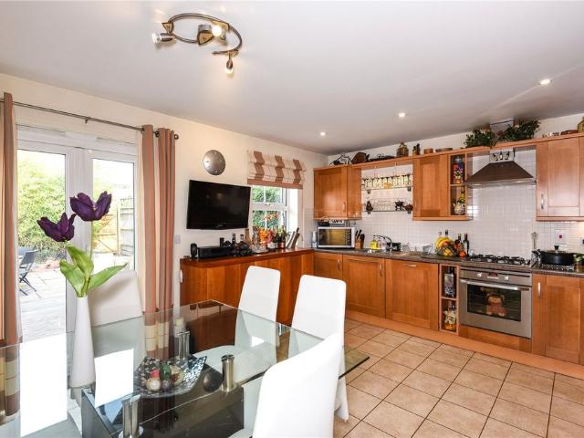 4 bedroom House in Rossby, Shinfield