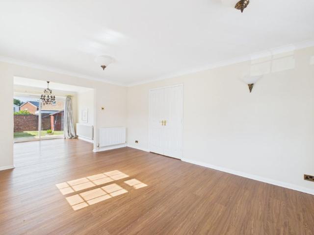 4 bedroom House in Welby Crescent, Wokingham