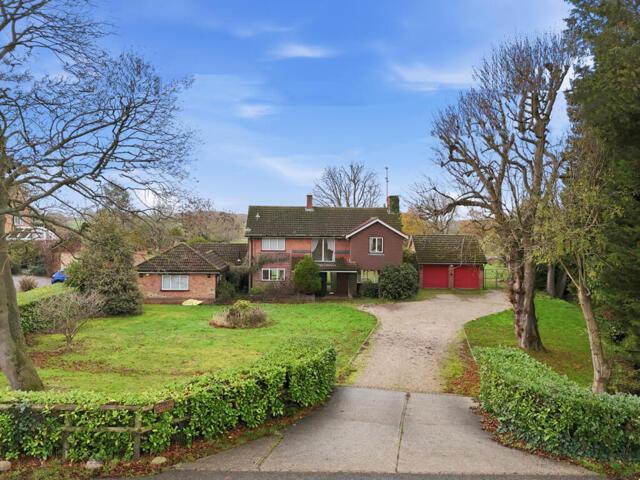 4 Bedroom House Ingatestone Essex 99895327