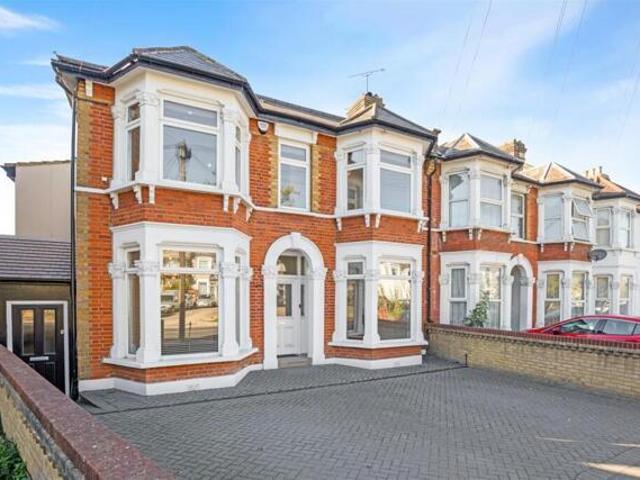 4 Bedroom House Ilford Greater London 100733453