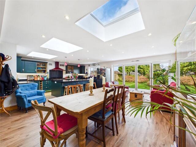 4 Bedroom House Ipswich Suffolk LS100426524