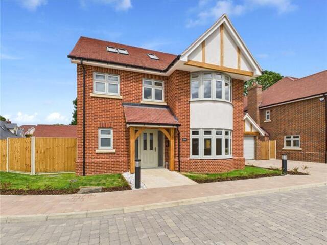 4 Bedroom House Ipswich Suffolk LS100541029