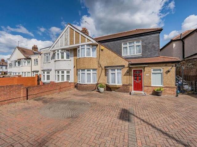 4 Bedroom House Isleworth Greater London LS99840364