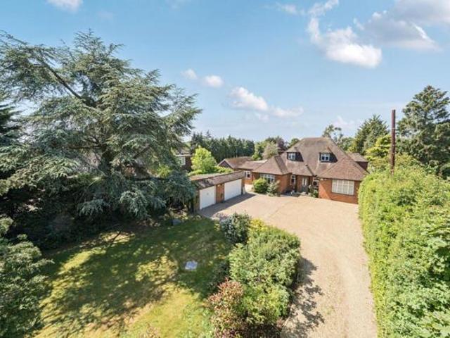 4 Bedroom House Iver Buckinghamshire LS98834679