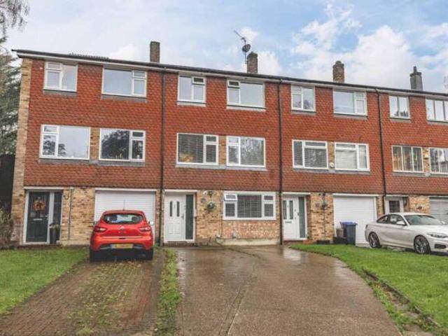 4 Bedroom House Iver Heath Buckinghamshire 98687415