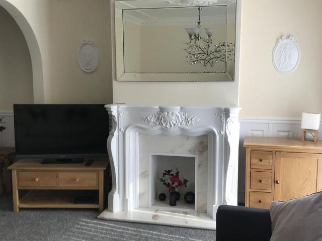 4 bedroom house of multiple occupation to rent