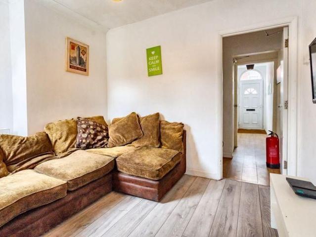 4 bedroom house of multiple occupation to rent