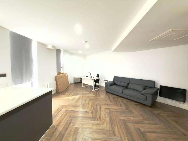 4 bedroom house of multiple occupation to rent
