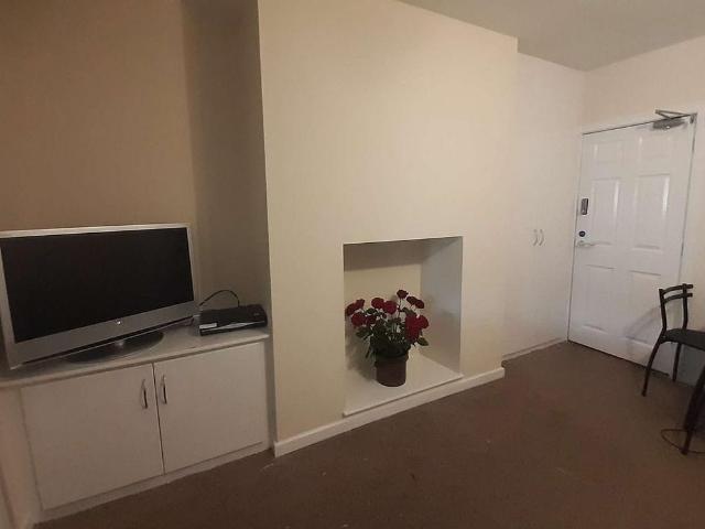 4 bedroom house of multiple occupation to rent
