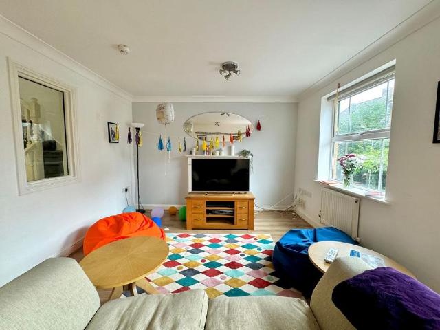 4 bedroom house of multiple occupation to rent