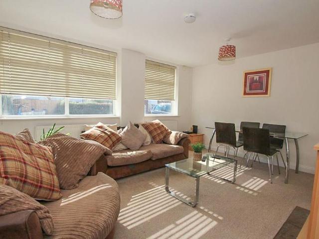 4 bedroom house of multiple occupation to rent