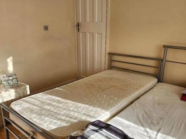 4 bedroom house of multiple occupation to rent