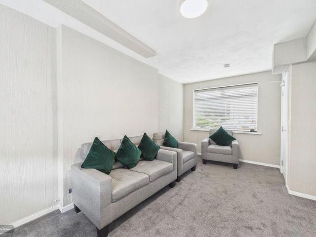 4 bedroom house of multiple occupation to rent