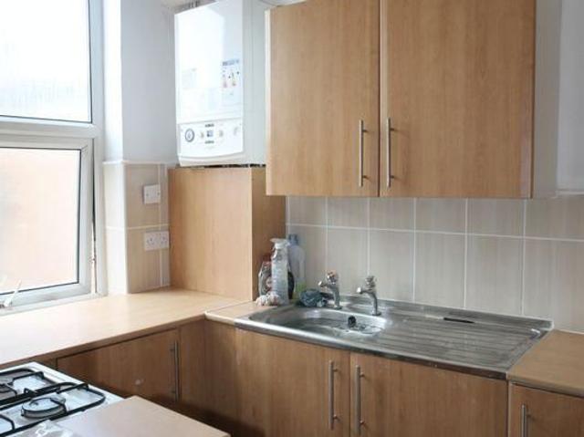4 bedroom house of multiple occupation to rent