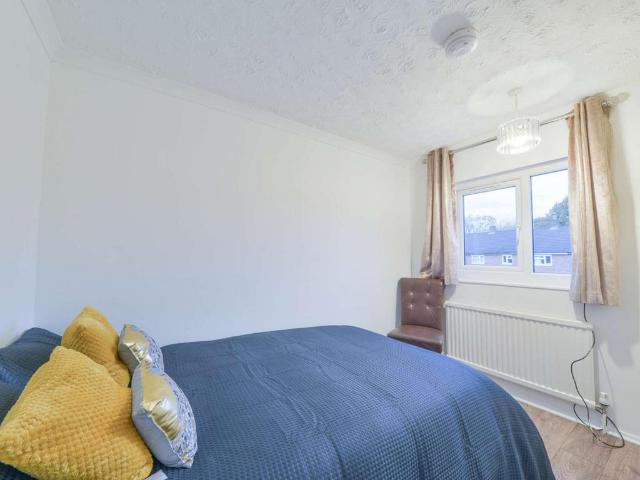 4 bedroom house of multiple occupation to rent