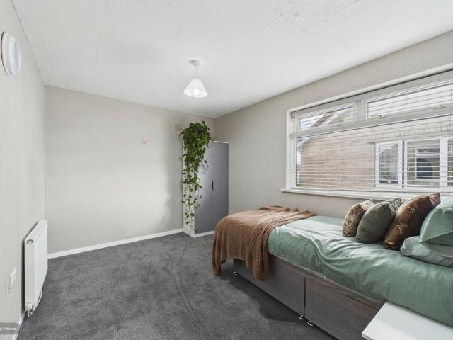 4 bedroom house of multiple occupation to rent