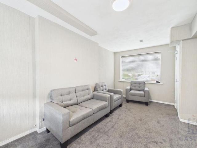 4 bedroom house of multiple occupation to rent