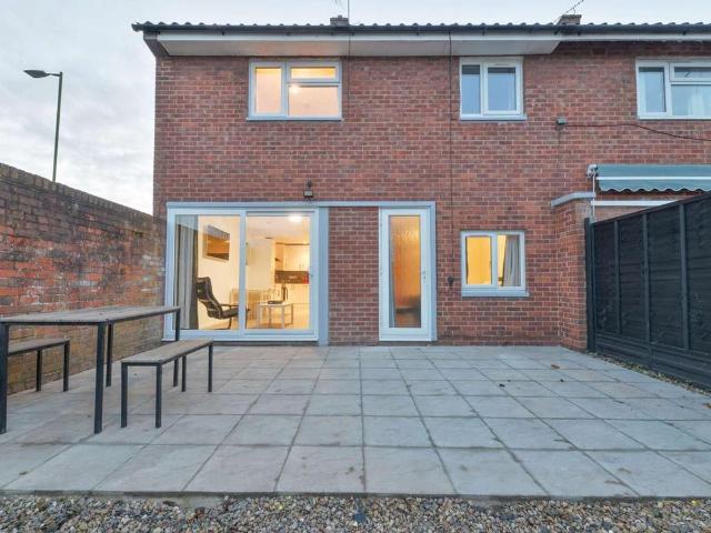 4 bedroom house of multiple occupation to rent