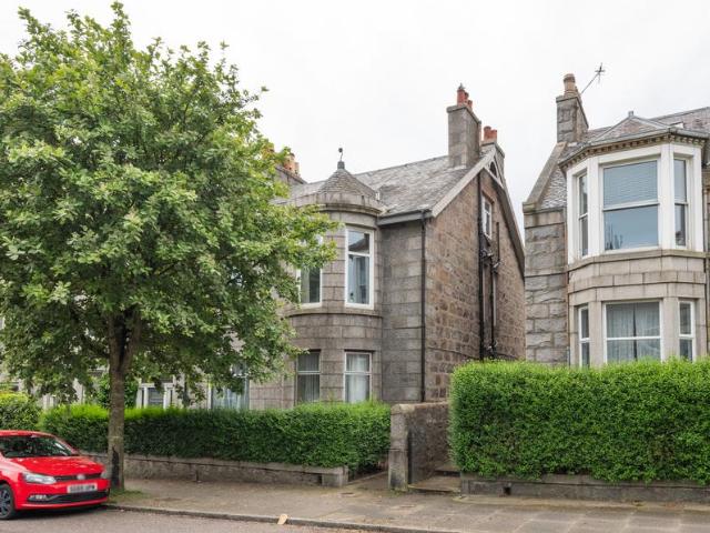 4 bedroom house of multiple occupation for sale