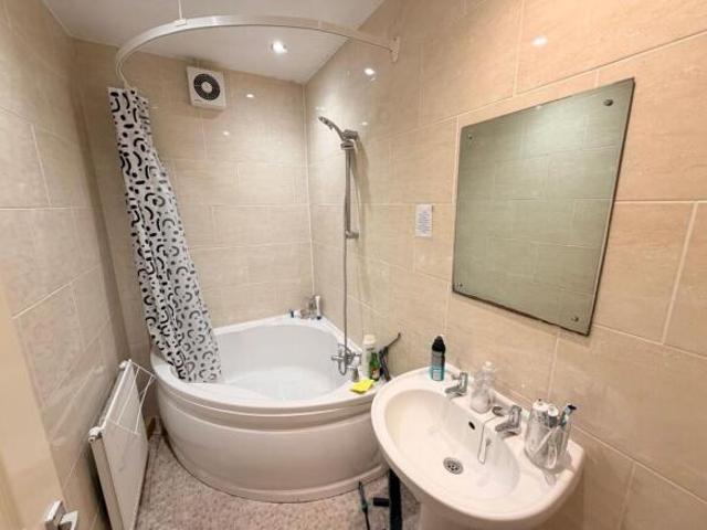 4 bedroom house of multiple occupation for rent in Kingswood Road, Manchester, M14