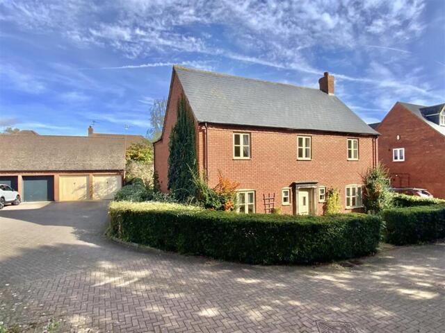 4 Bedroom House Old Stratford Buckinghamshire 101379258