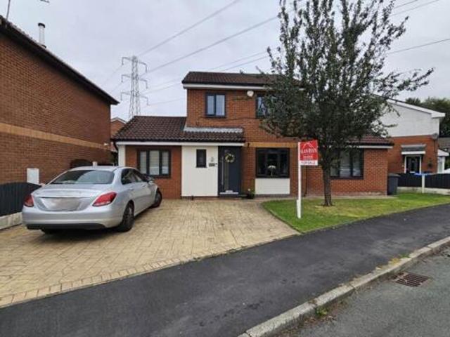 4 Bedroom House Oldham Oldham 96093901